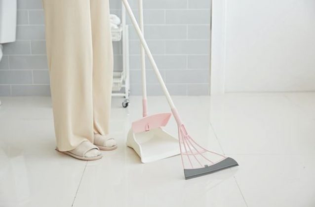 Smart Broom with 4-Blade Quadruple Clean Power review - BROOMBI